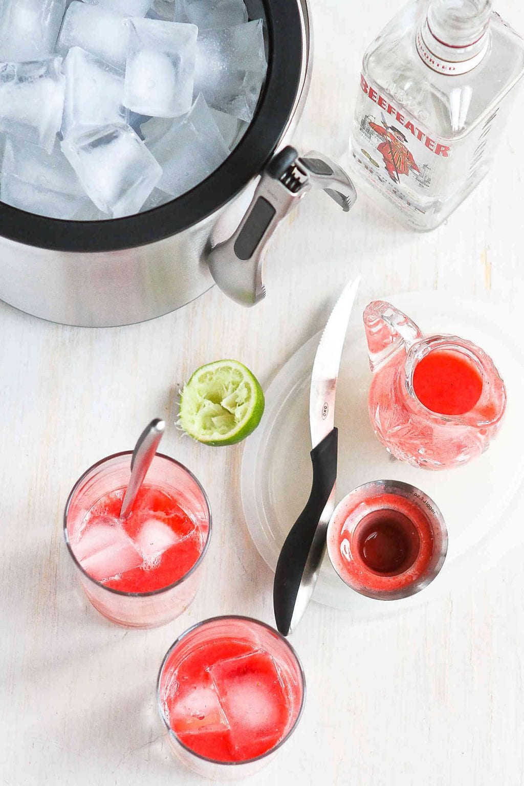 Fresh Strawberry Tom Collins Cocktail Recipe - Cookin' Canuck